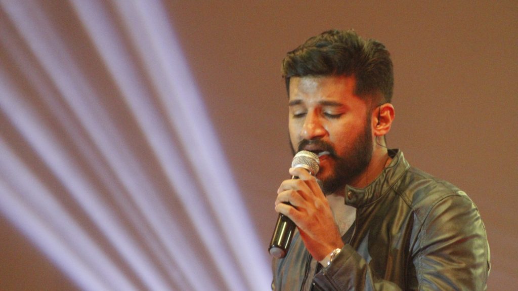 Vijay Yesudas Live Concert - Jeppiaar Jeppiaar